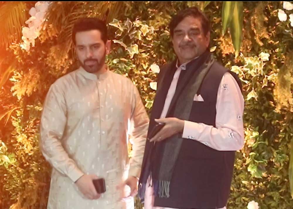 Anushka and Aditya Seal Sangeet: Shot Gun Shatrughan poses for pics