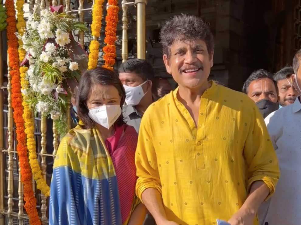 Akkineni Nagarjuna and Amala visit Tirumala Temple » Deccan Mirror