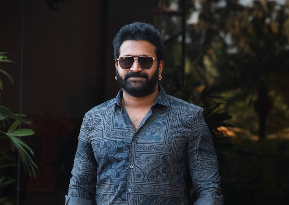 Rishab Shetty promotes 'Kantara' in Mumbai - See Pics and Video