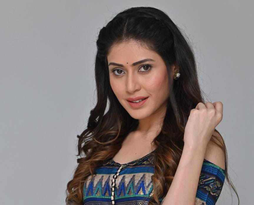 Aishwarya Raj Bhakuni » Deccan Mirror