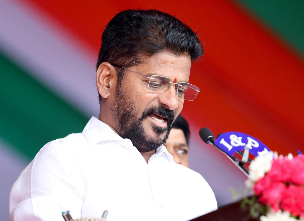 Revanth Reddy sworn in as the Chief Minister of Telangana » Deccan Mirror